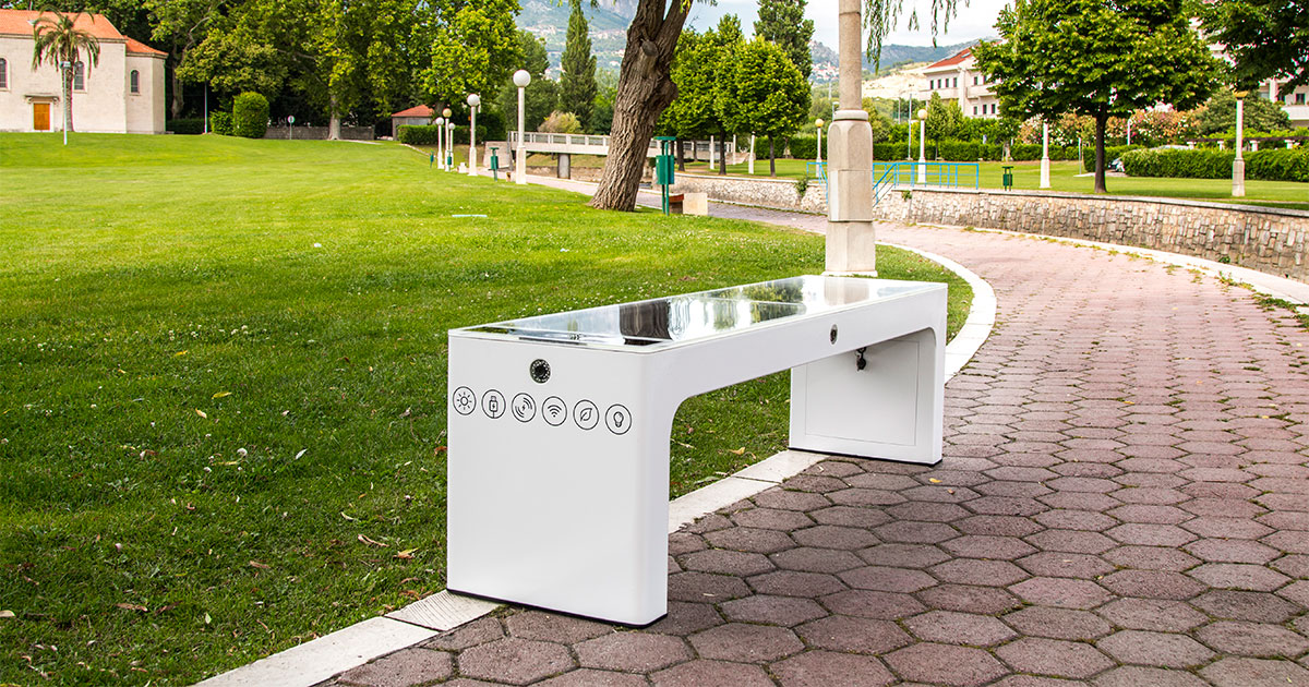 Banc urbain solaire avec vidéo surveillance Steora CCTV - Kirié Electricité